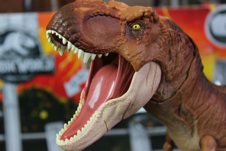 Mattel Jurassic World Fallen Kingdom Thrash N Throw T Rex Video Review ...